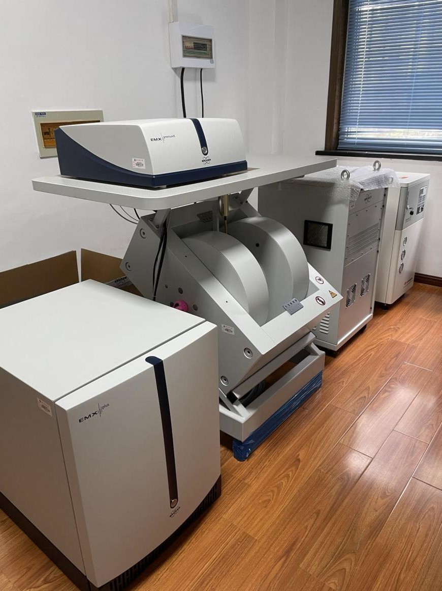 Bruker EMXplus-9.5/12顺磁共振波谱仪